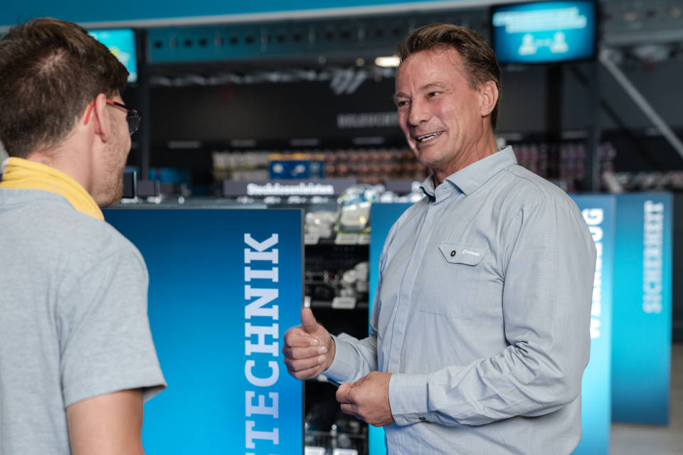 Conrad eröffnet zwei weitere Filialen für Geschäftskunden - telecom ...