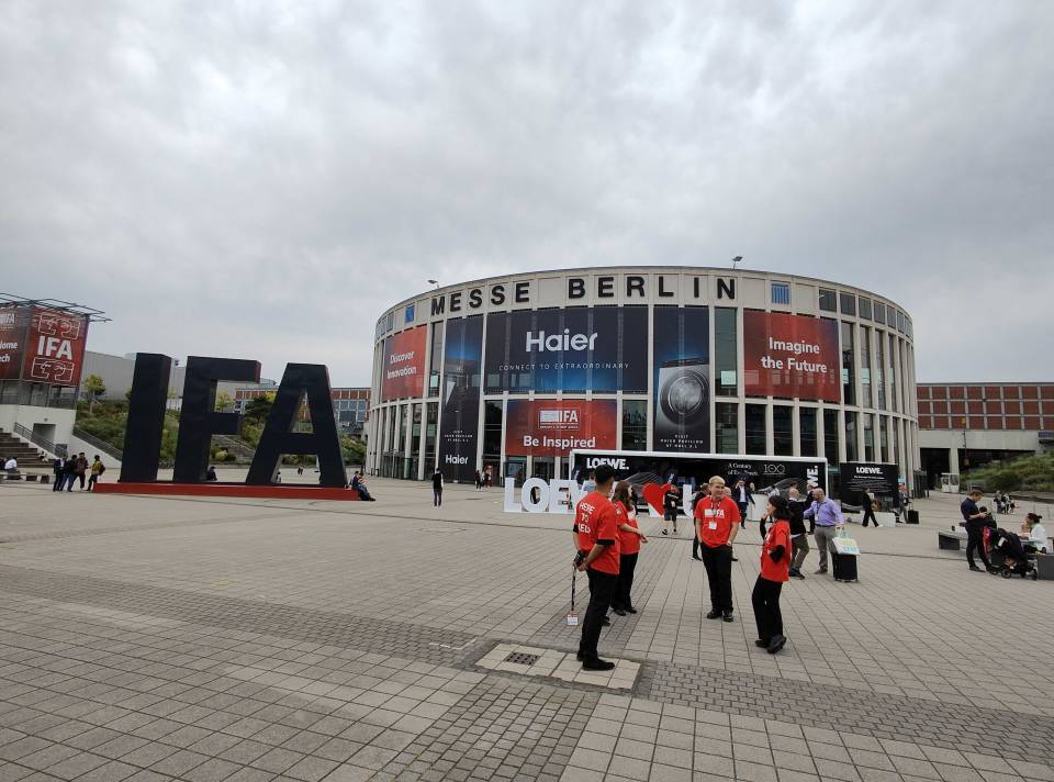 Keine Party unterm Funkturm - telecom-handel.de